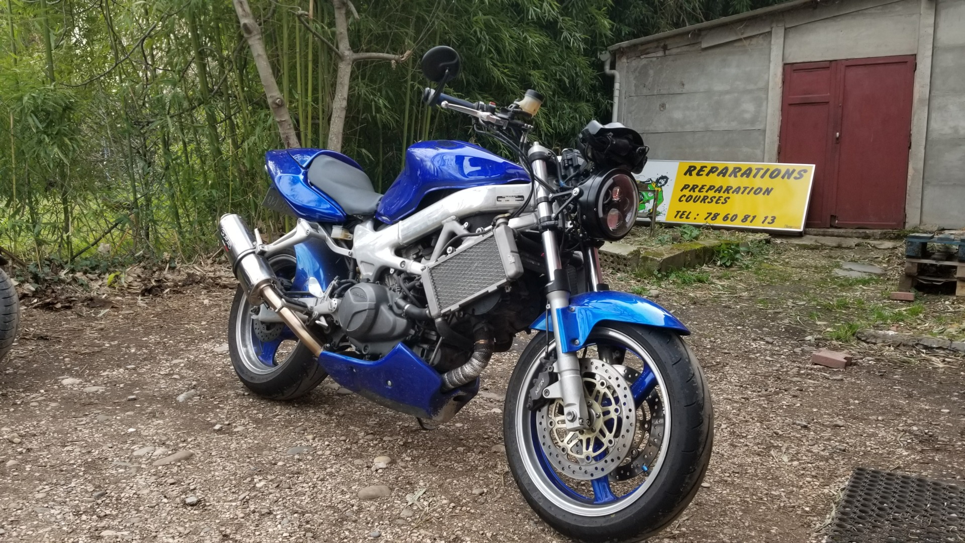 Moto depot : Motos d’occasion collection honda, VTR 1000 HONDA BLEU